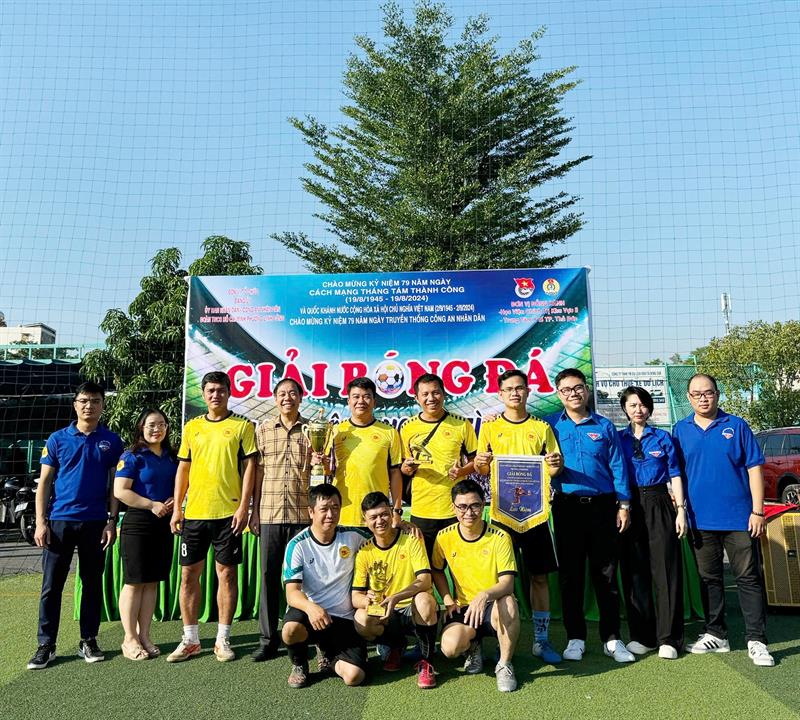 Đoàn Thanh niên Học viện Chính trị khu vực II tham gia Giao lưu bóng đá ...